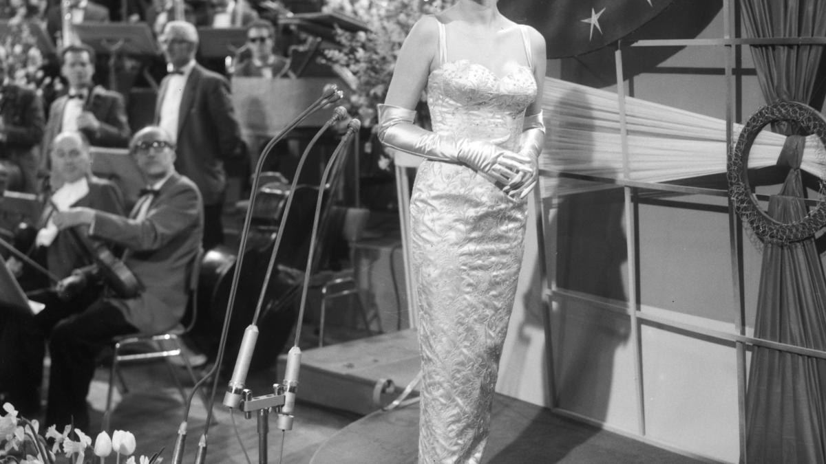 Corry Brokken wint in 1957 het Eurovisie Songfestival - Andere Tijden